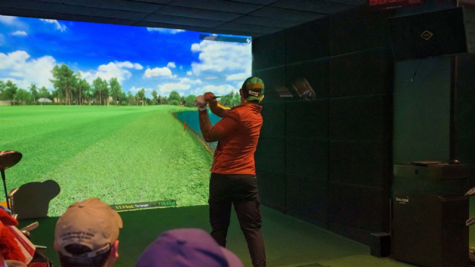 Aprende a jugar con Golfzon - Mulligan's Golf Bar & Restaurant